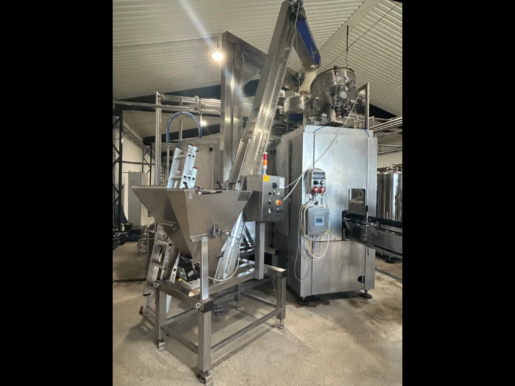 Used complete bottling line for CSD in PET and glass - 8000 bph