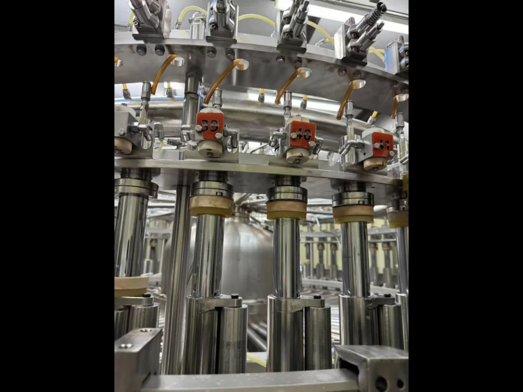 Used complete hot filling line Krones - 24000 BPH