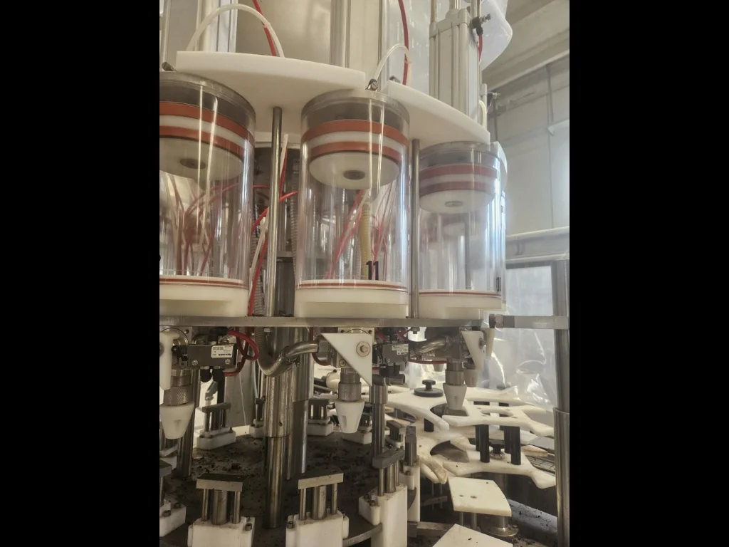 Used Borelli RVP 12/1 monoblock filling machine for oil